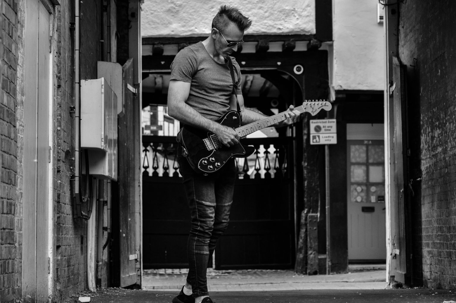 TOMIK - Fantasy Radio UK